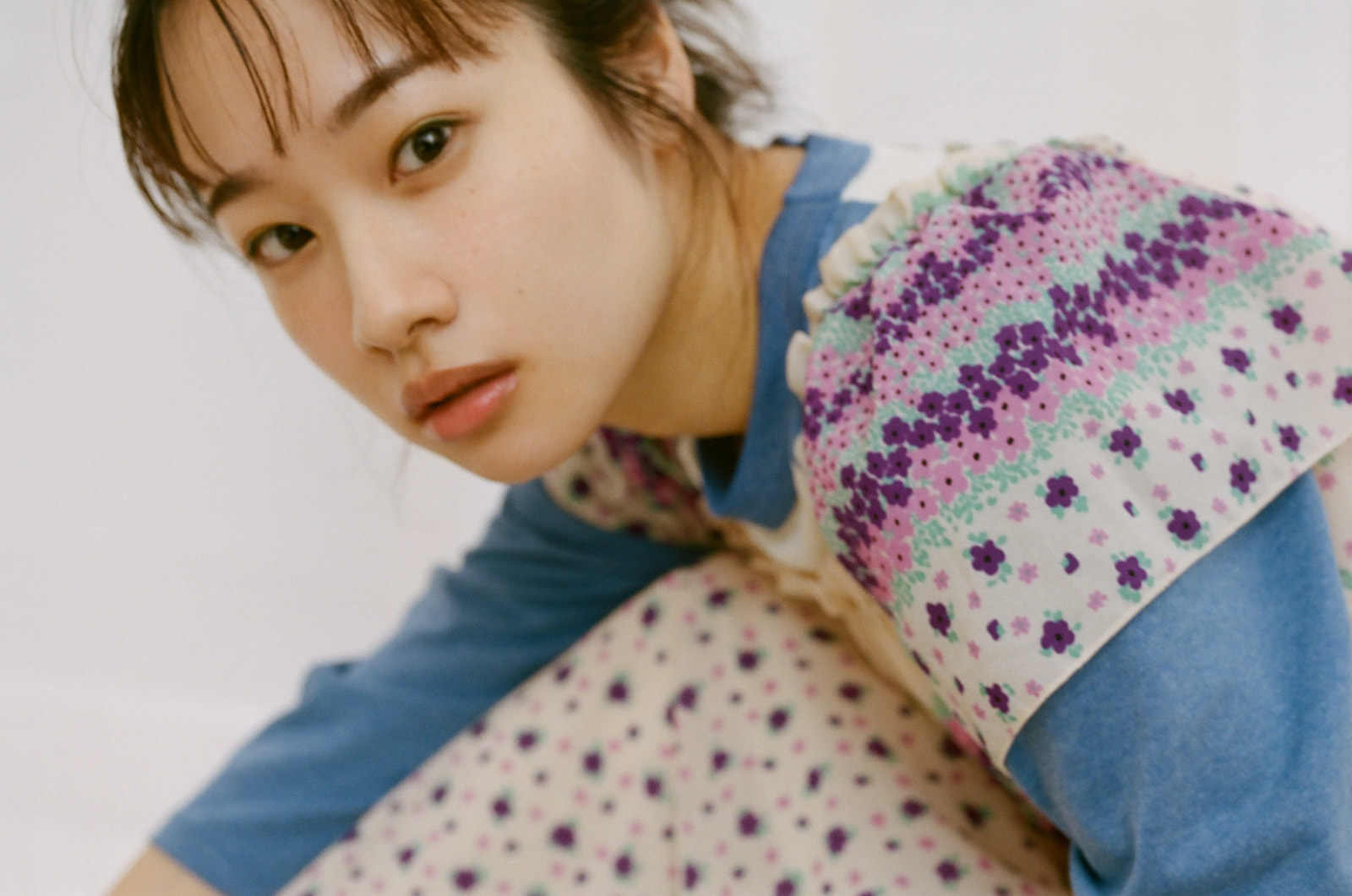 藤間爽子 人色